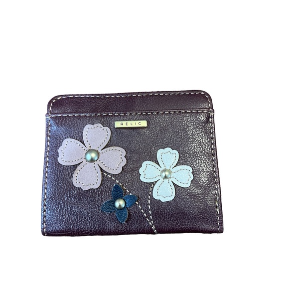 Relic | Bags | Relic Flower Rfid Secure Bifold Wallet | Poshmark